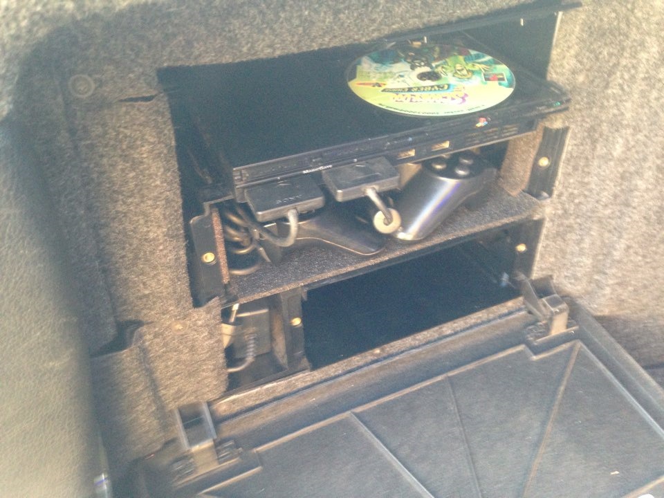 Ps2 в багажник ради прикола:) — Volkswagen Passat B5, 1,8 л, 2002 года ...