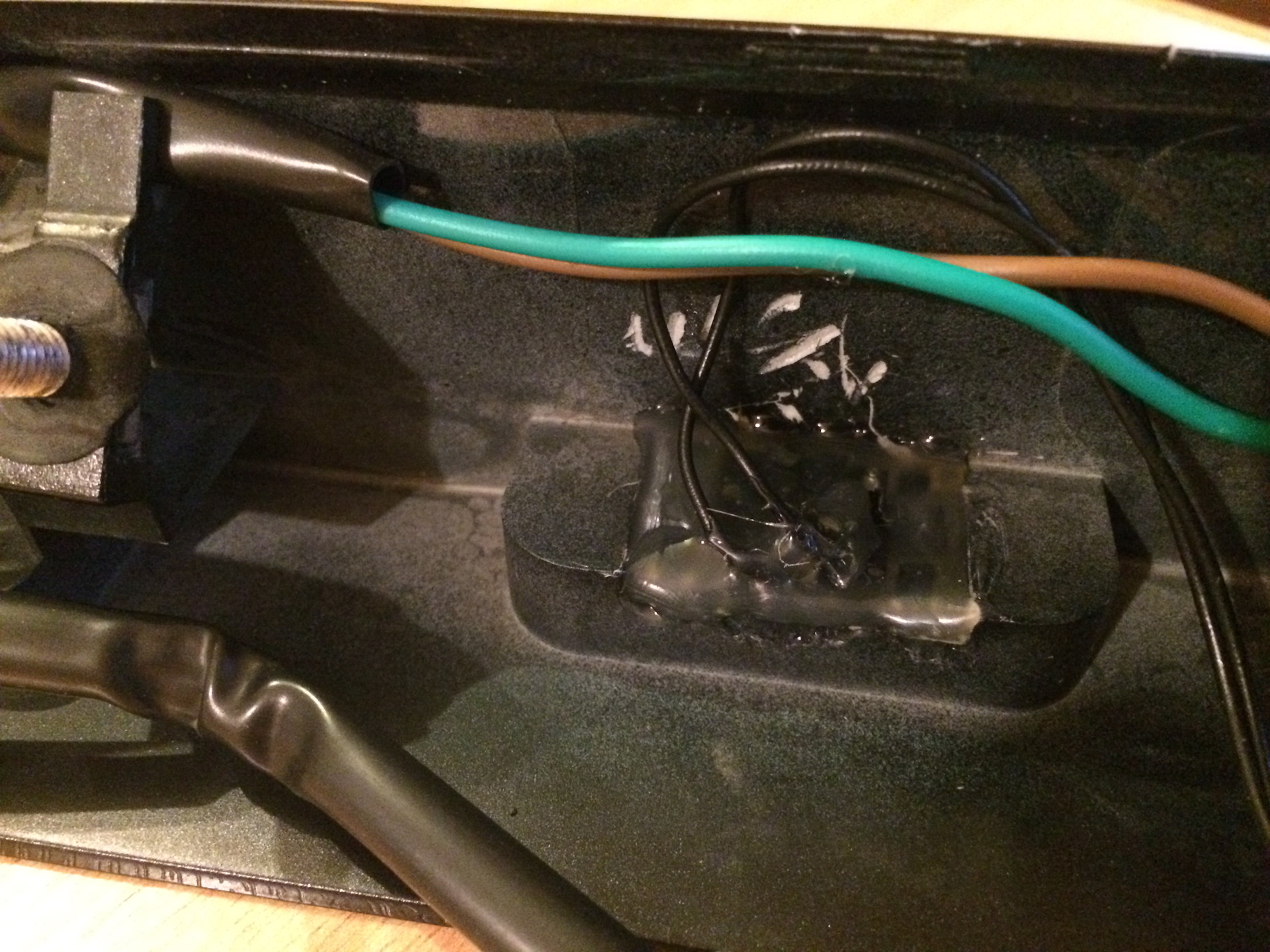 Кнопка багажника 9039465 — Chevrolet Cruze (1G), 1,6 л, 2010 года ...