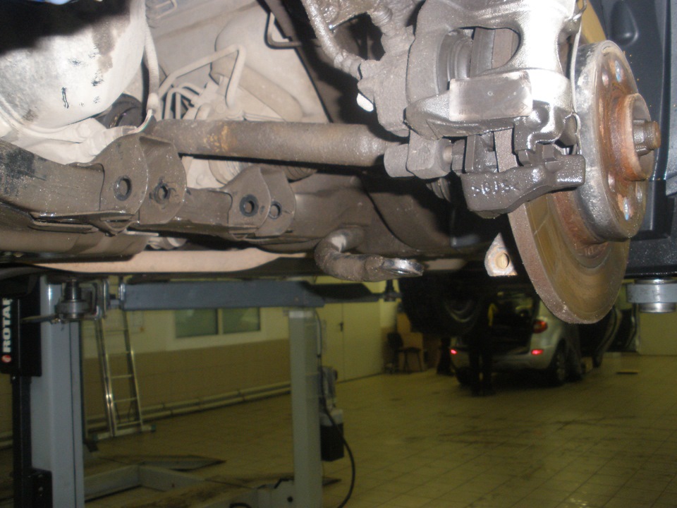 Замена переднего рычага — Renault Logan (2G), 1,6 л, 2014 года ...