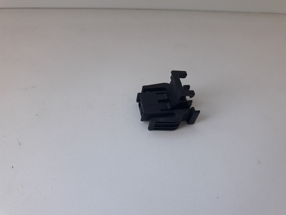 893971632 РАЗЬЕМ 2 PIN/GEHAEUSE VAG | Запчасти на DRIVE2