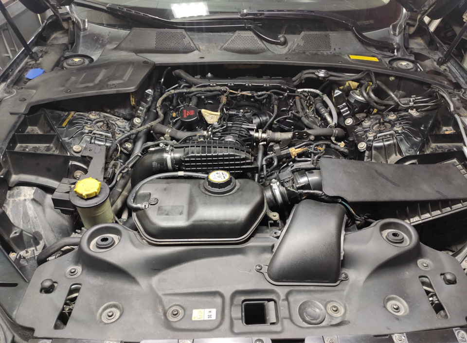 Клапанные крышки. — Jaguar XJ Mark 4, 3 л, 2011 года | запчасти | DRIVE2