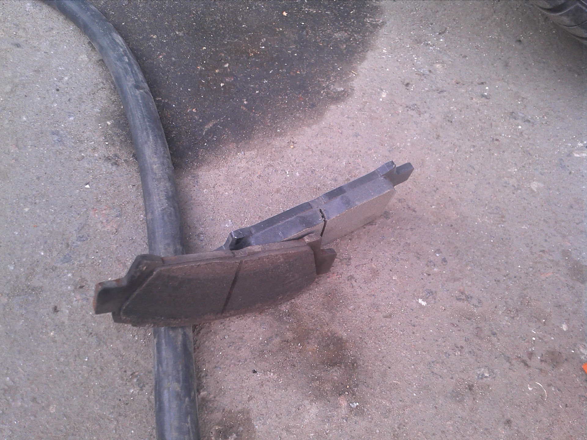 Замена передних тормозных колодок — Toyota Celica (200), 2 л, 1993 года ...