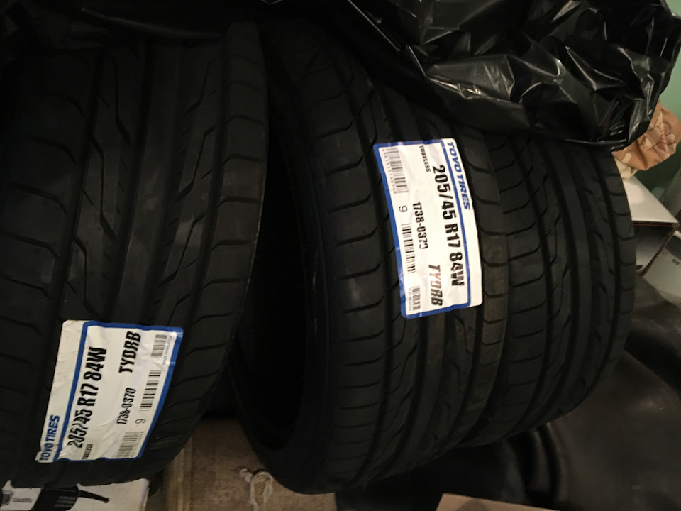 Новая резина Toyo Tires DRB 205/45/17 84W. — Volkswagen Golf Mk4, 1,9 л ...