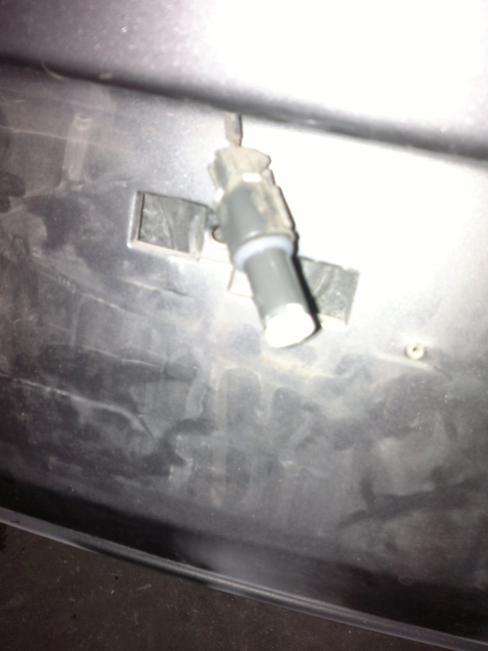 замена ламп подсветки номера — Hyundai i30 (2G), 1,6 л, 2012 года ...