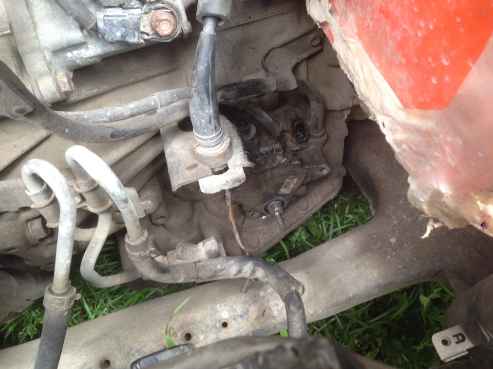 Замена троса управления дроссельной заслонкой . — Toyota Camry (XV10 ...