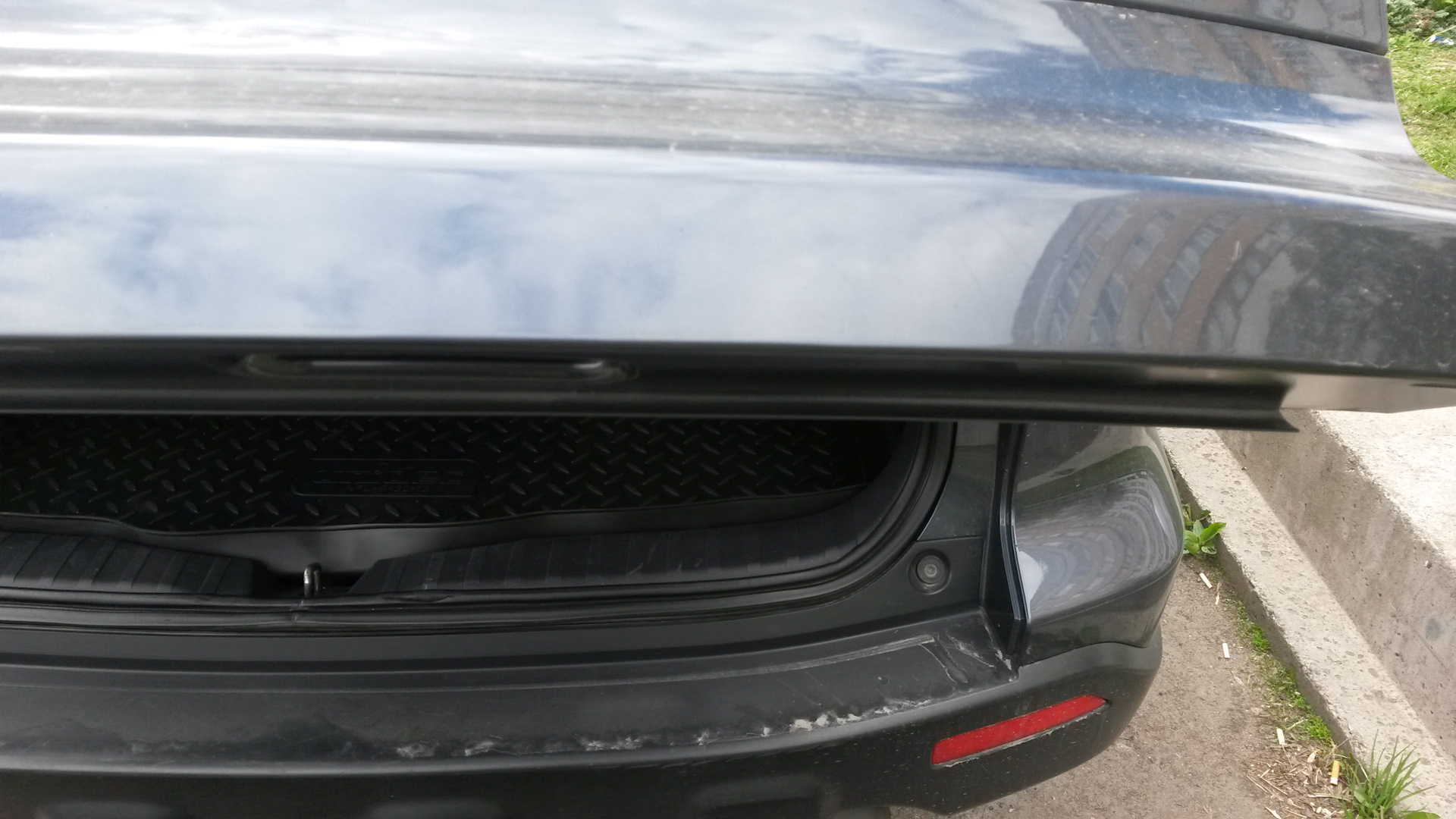 Резинка на крышку багажника . — Honda CR-V (RE), 2 л, 2008 года ...