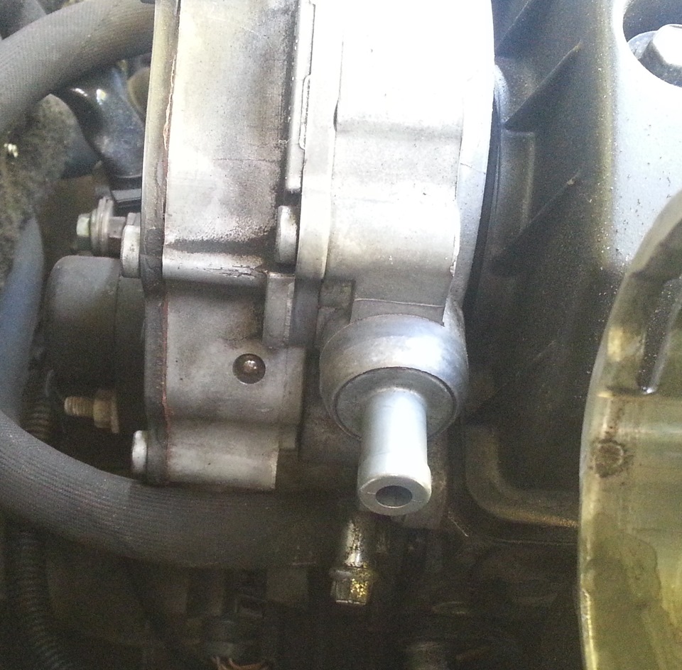 И снова тандемник. Штуцер вакуума. — Audi A4 (B6), 1,9 л, 2002 года ...