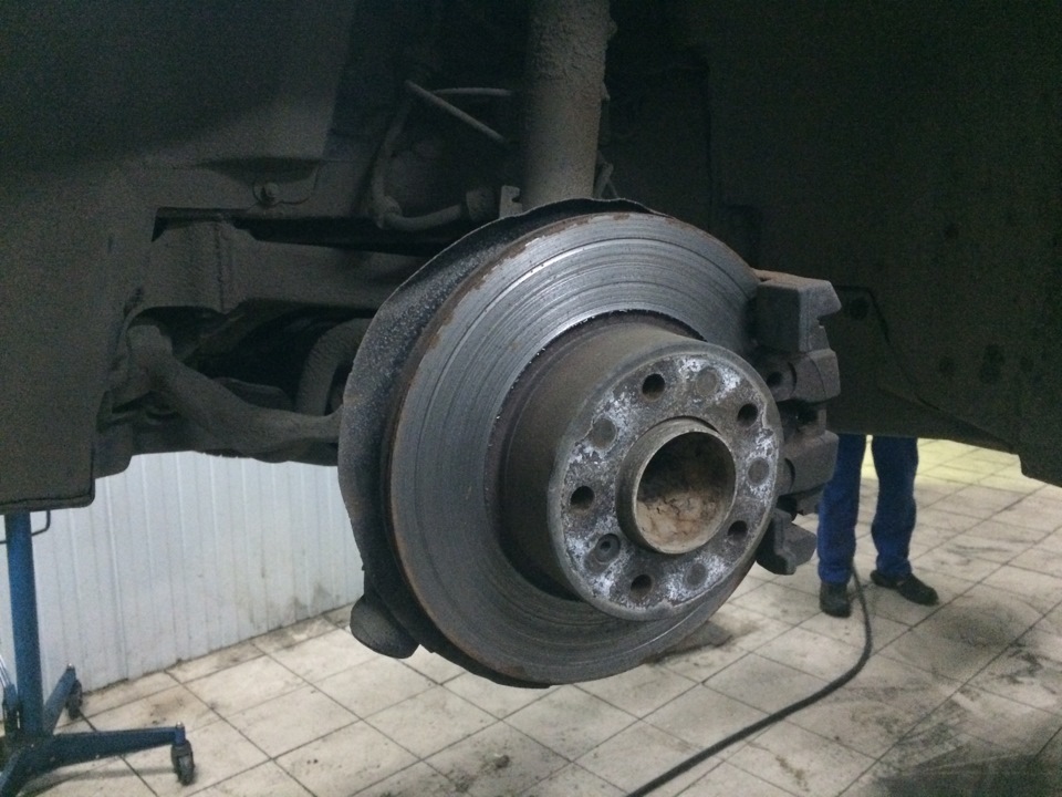 Установка тормозов от 335 — BMW 3 series (E90), 2 л, 2005 года | тюнинг ...