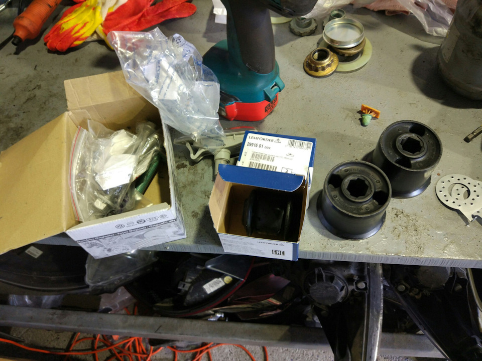 Сайлентблоки переднего рычага — Volkswagen Golf Mk6, 1,4 л, 2011 года ...