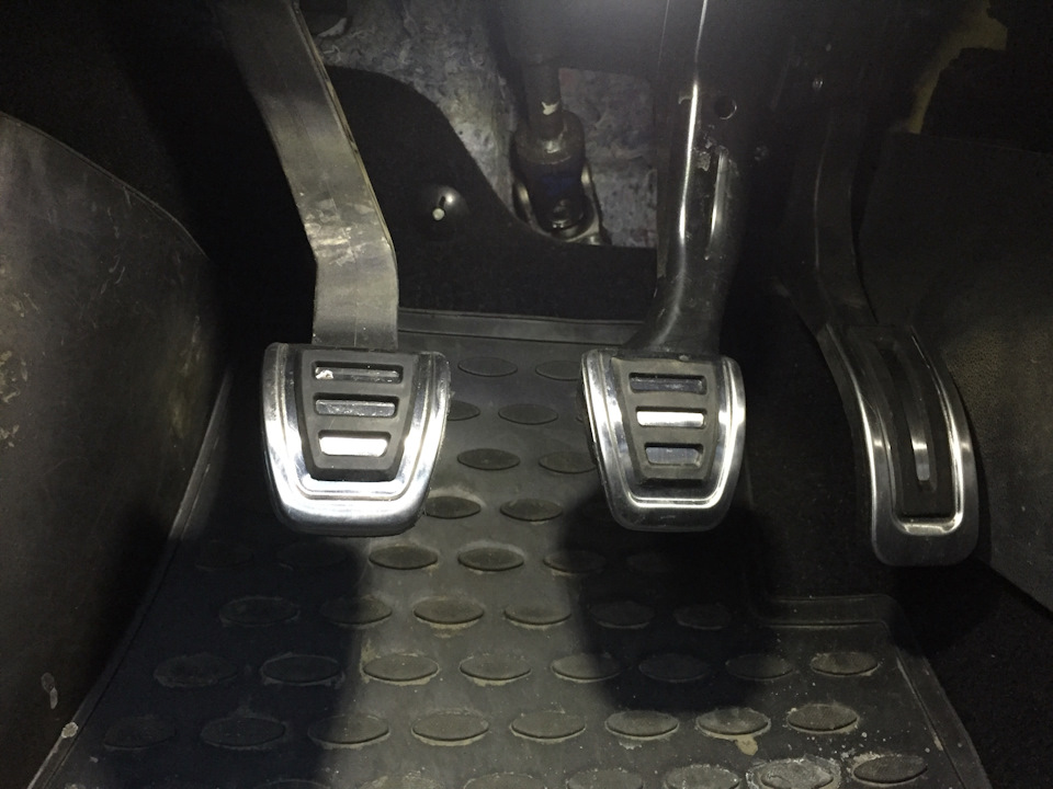 Дверной уплотнитель и накладки на педали из поднебесной — Volkswagen ...