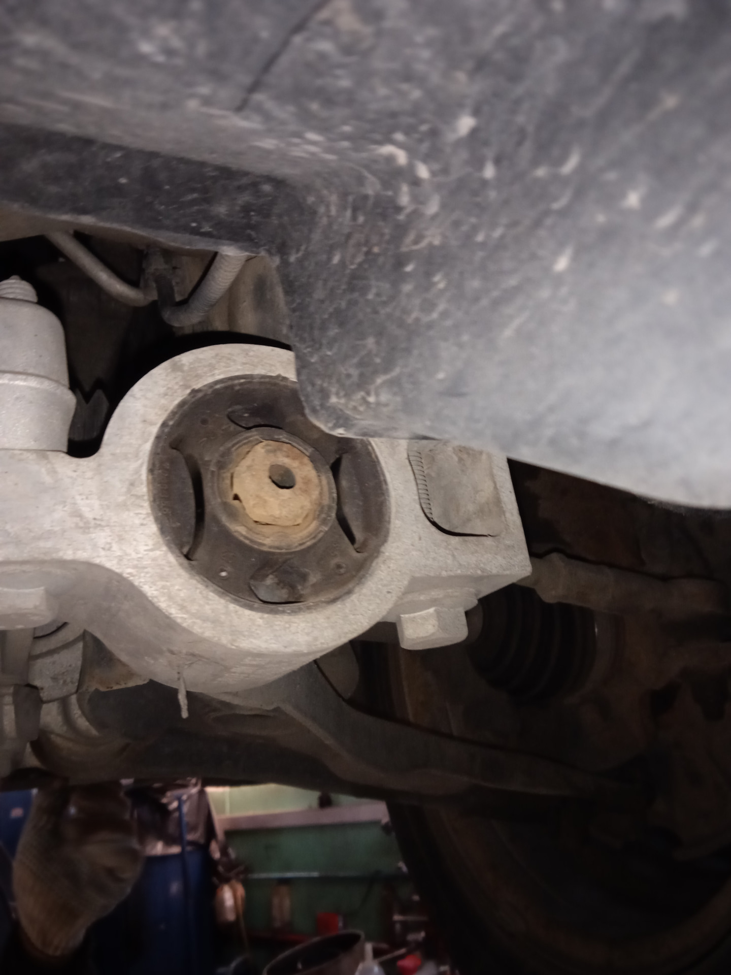 Вибрация по кузову. — Skoda Octavia A5 Mk2, 1,6 л, 2010 года | визит на ...