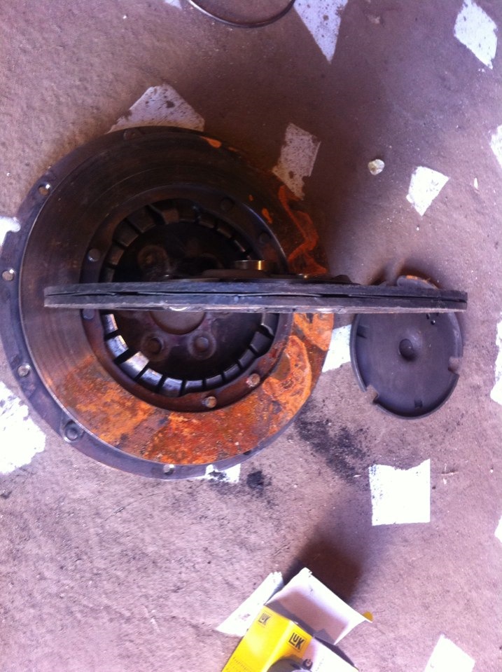 Продам сцепление 210-ое — Запчасти для Passat B3 B4 на DRIVE2