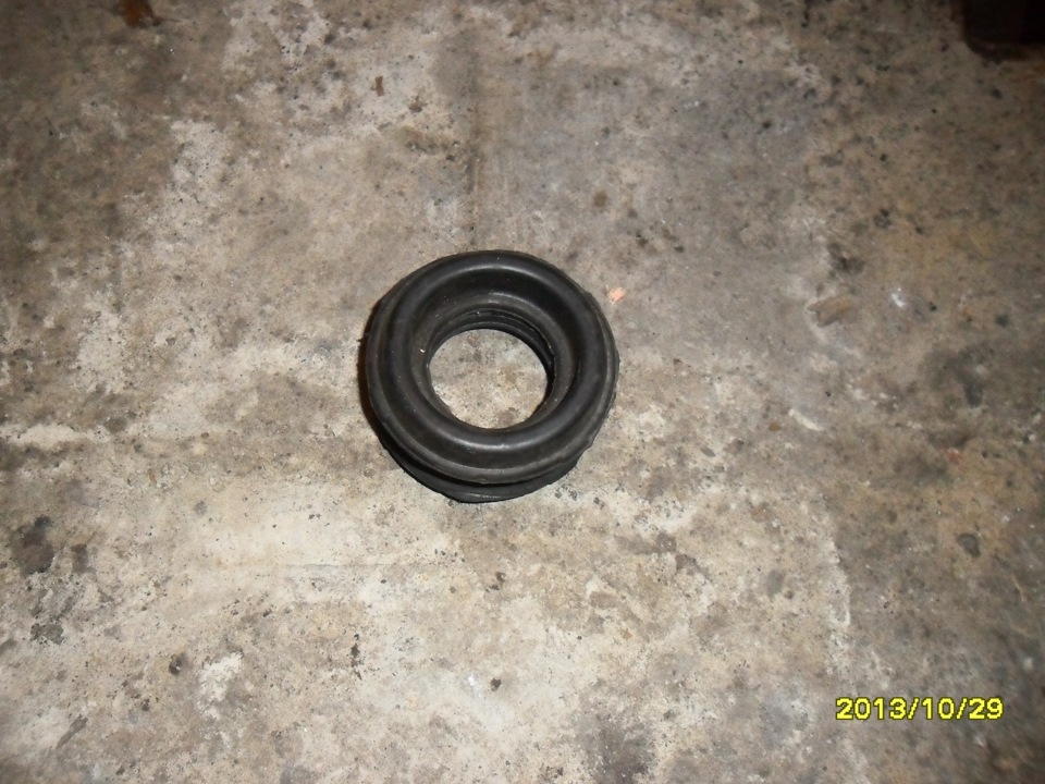 Замена резинки подвесного подшипника — Ford Taunus TC2, 2,8 л, 1979 ...