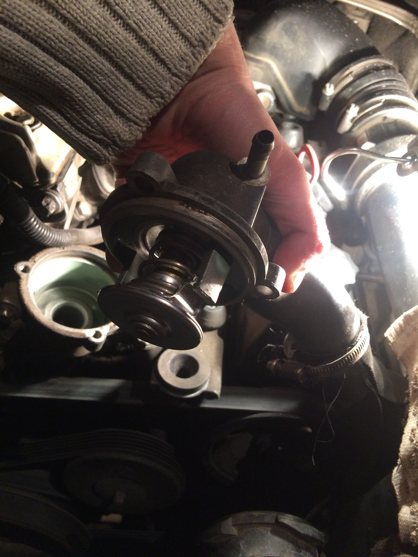 Замена термостата — Mercedes-Benz C-class (W203), 2 л, 2000 года ...