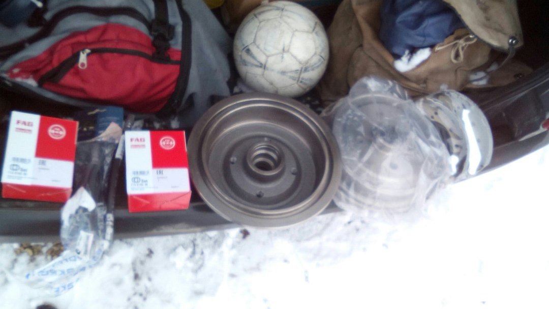 Замена задних барабанов. — Audi 80 (B3), 1,8 л, 1989 года | запчасти ...