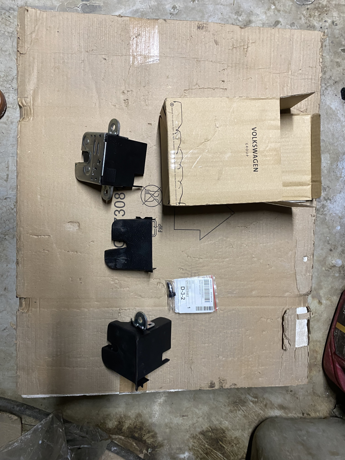 Замена замка багажника! — Volkswagen Golf Mk6, 1,4 л, 2012 года ...