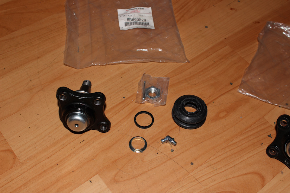 MB860829 ШАРОВАЯ ОПОРА DELICA TRUCK/PAJERO (P25T, V14V, V21W, V23C ...