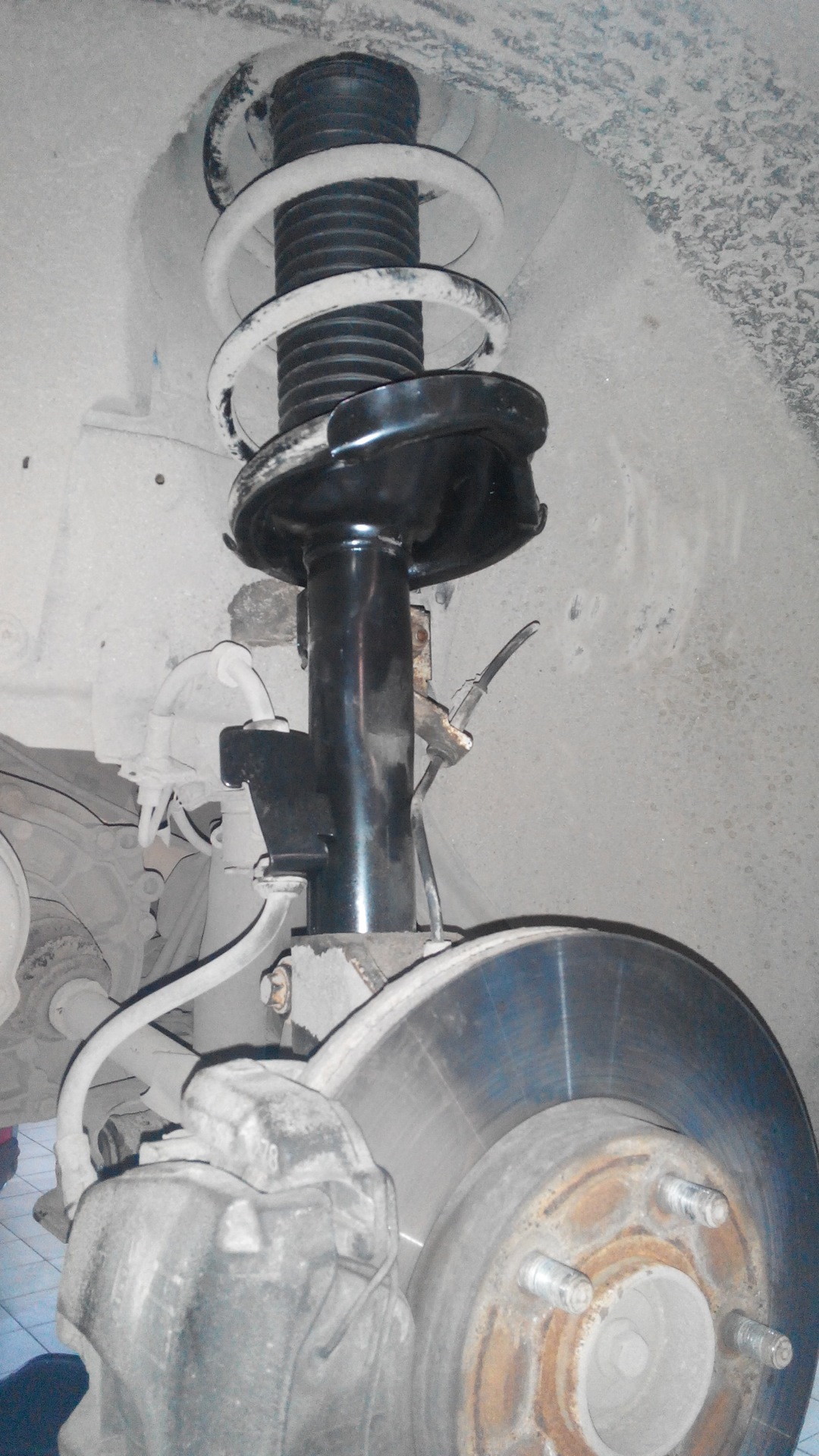 Замена амортизаторов передних + ТО — Ford Focus Hatchback II, 1,8 л ...