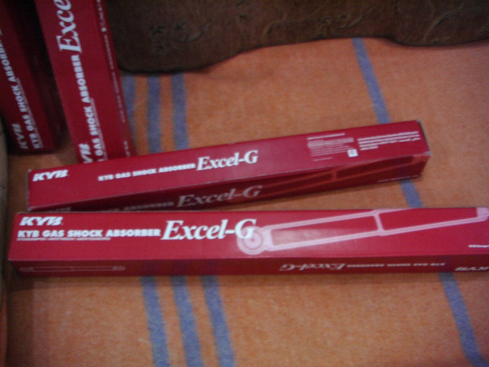 Стойки KYB — Daewoo Nexia (N150), 1,6 л, 2009 года | запчасти | DRIVE2