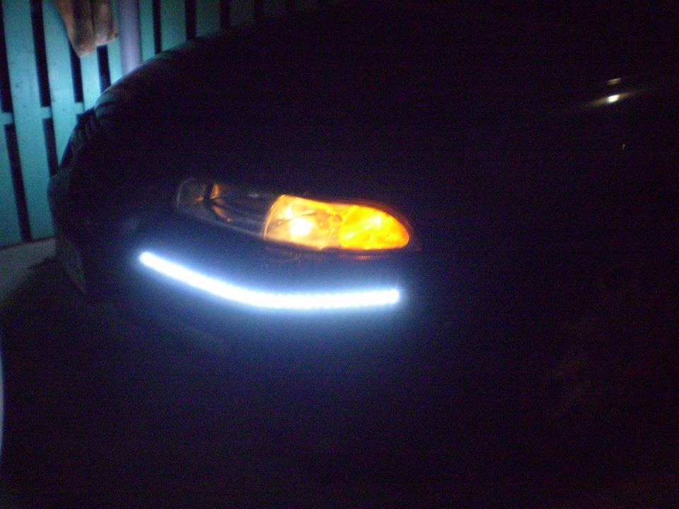 вместо молдингов — диодные ленты — Chrysler Stratus I, 2 л, 1998 года ...