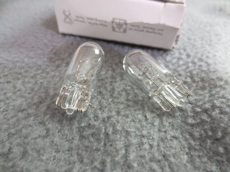 N0177535 Лампа накаливания (W5W (T10) 12V 5W W2,1x9,5d BLUE) VAG ...