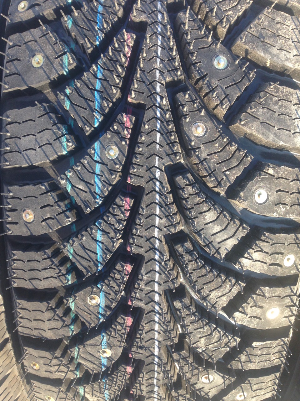 Шипованная резина — Lada Приора седан, 1,6 л, 2013 года | шины | DRIVE2