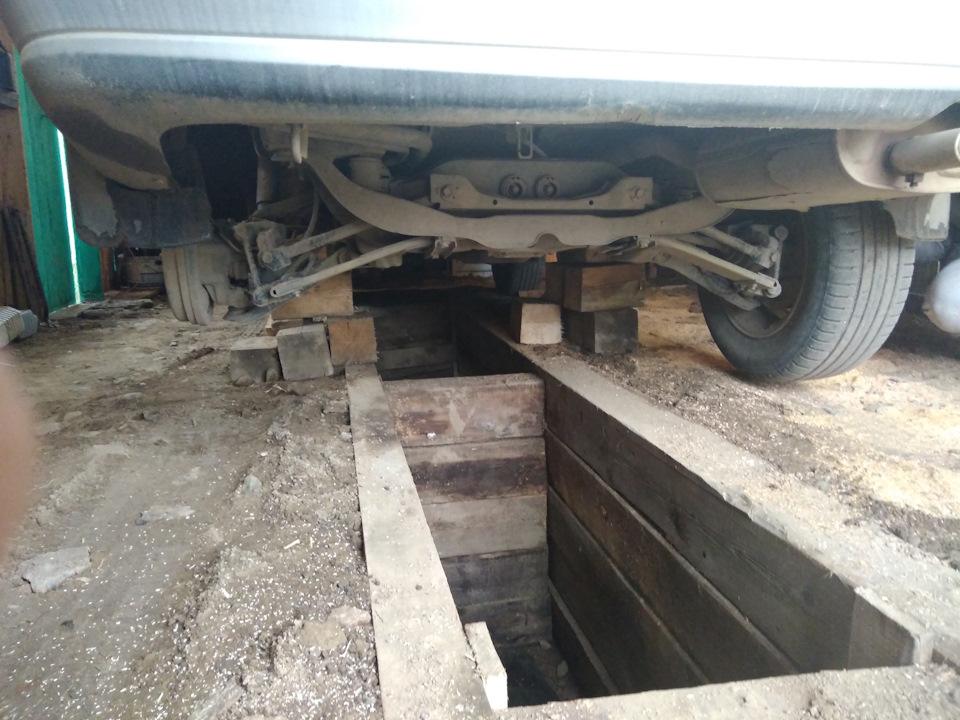 Сайленблоки заднего подрамника — Nissan R'nessa, 2,4 л, 1997 года ...