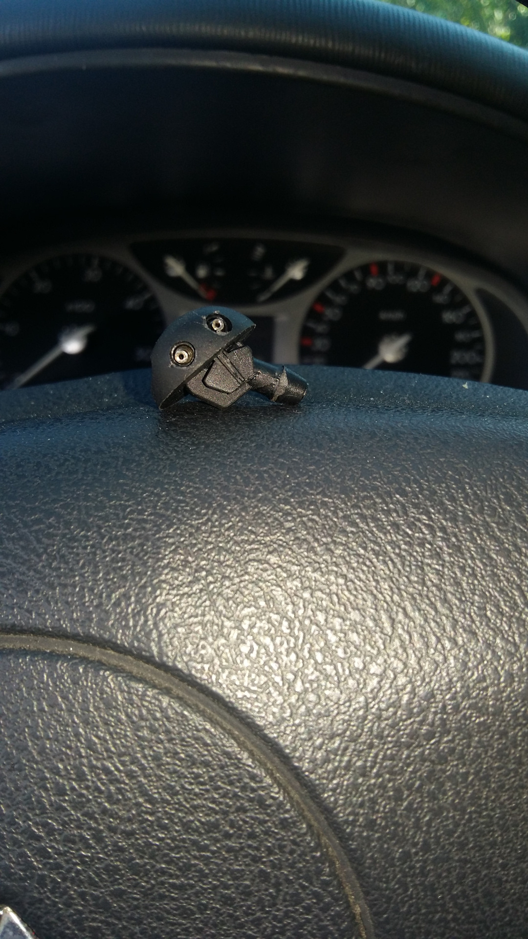 Жиклер омывателя. — Renault Laguna II, 1,9 л, 2001 года | своими руками ...