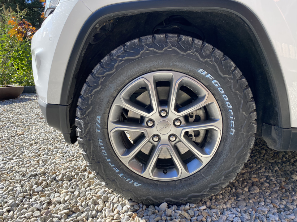 BFG All Terrain KO2 — 265/65/R18 — Jeep Grand Cherokee (WK2), 3 л, 2015 года | шины | DRIVE2