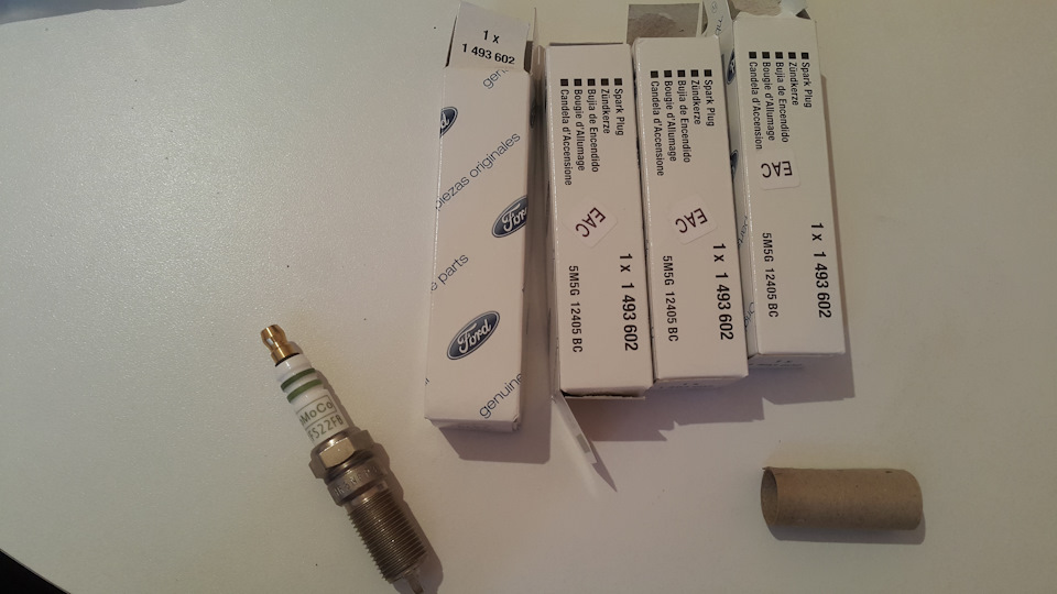 Замена свечек + прокладка КК — Ford Focus Sedan II, 1,6 л, 2008 года ...