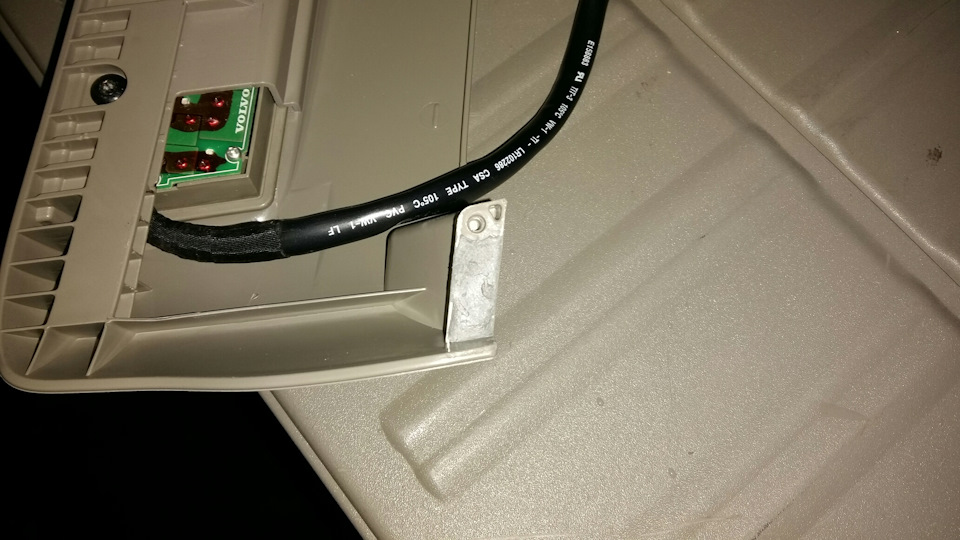 Боковая накладка пассажирского сидения — Volvo XC90 (1G), 2,5 л, 2006 ...