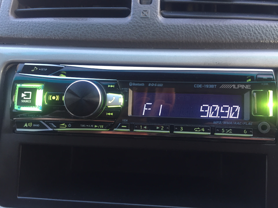 Установка ГУ Alpine CDE-193BT — Toyota Ipsum (21), 2,4 л, 2001 года ...