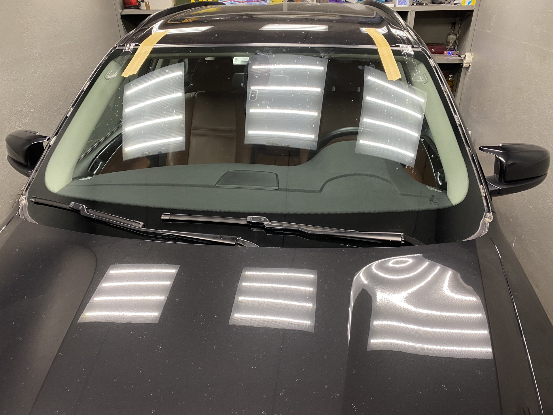 Лобовое стекло, стеклоочистители. — BMW X5 (E70), 3 л, 2013 года ...