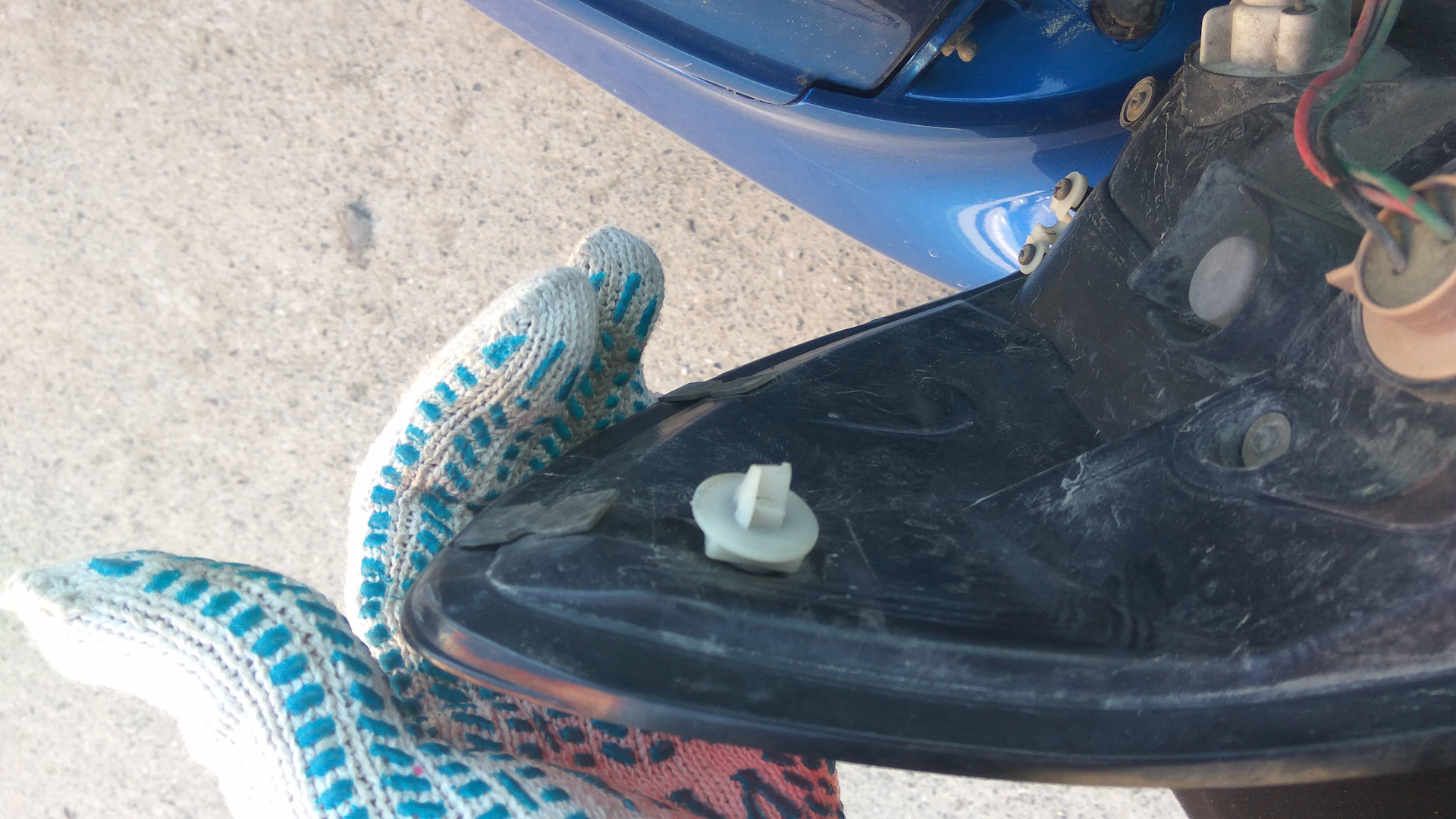 Клипсы задних фонарей — Subaru Impreza WRX (GD/GG), 2 л, 2003 года ...