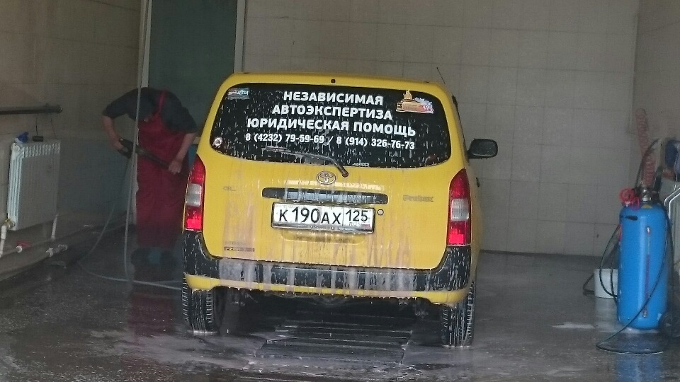 Купается — Toyota Probox, 1,5 л, 2005 года | мойка | DRIVE2