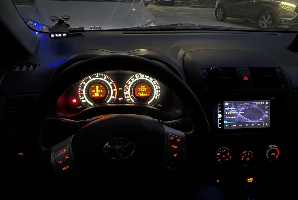 Кнопки в руль — Toyota Corolla (140/150), 1,6 л, 2008 года ...