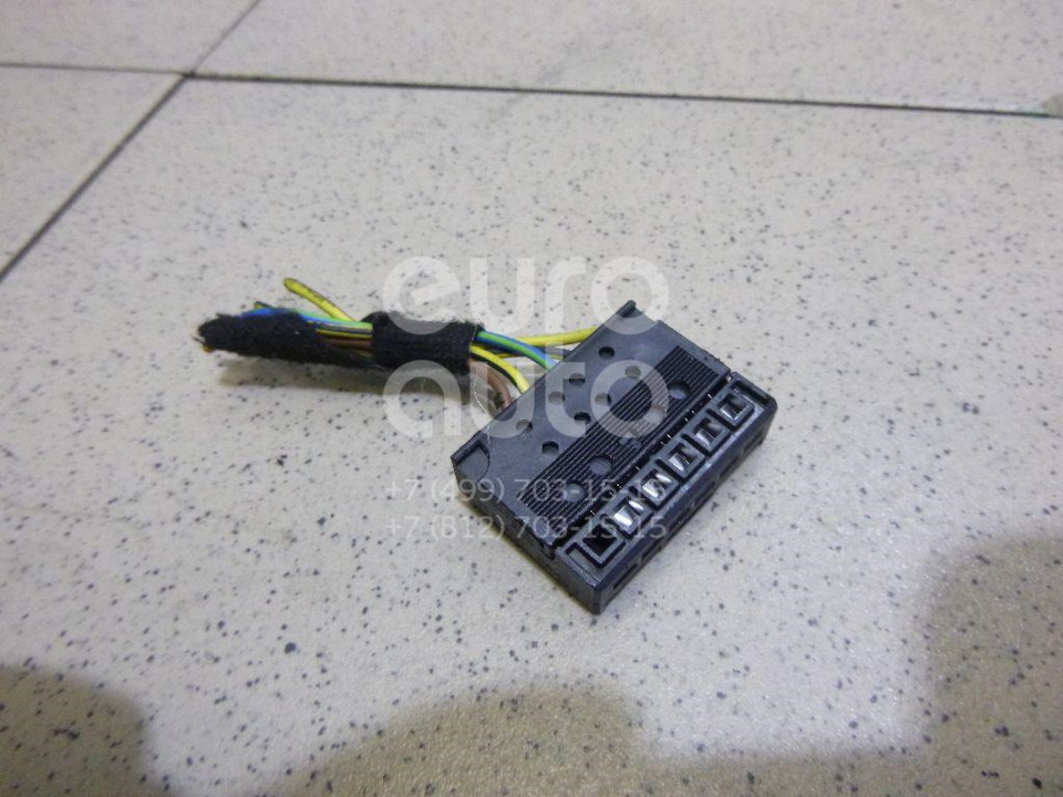 61136984758 Корпус гнезда BMW | Запчасти на DRIVE2