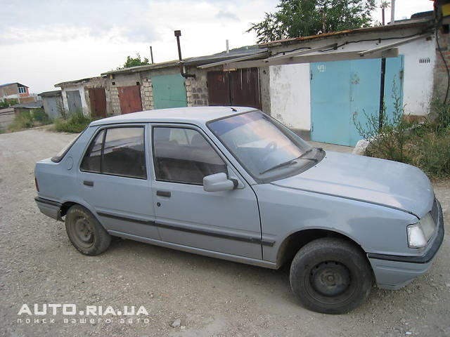 ну вот собственно вид когда мы ее взяли — Peugeot 309, 1,6 л, 1986 года ...