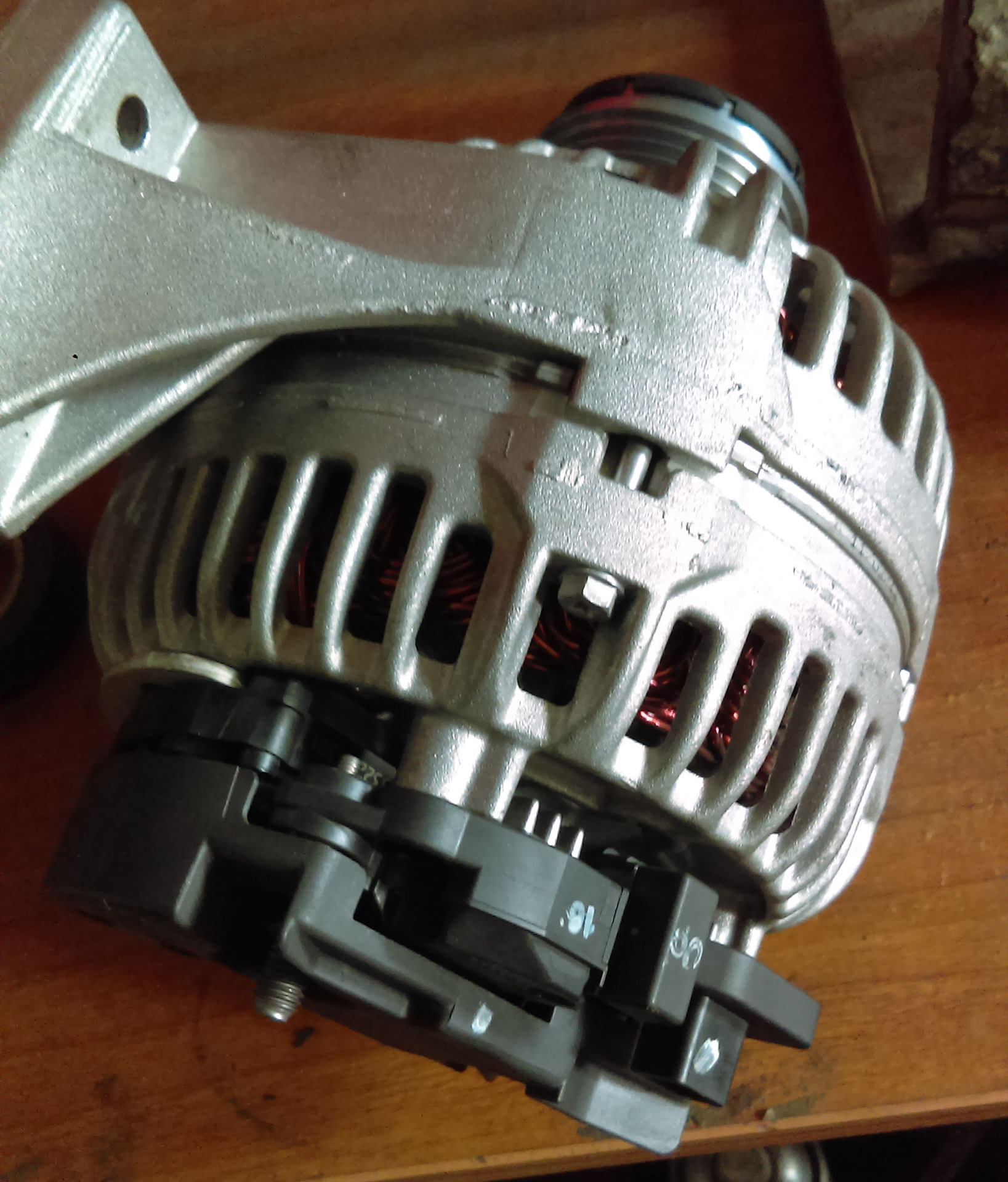 Замена генератора — Volvo S60 (1G), 2,4 л, 2008 года | электроника | DRIVE2