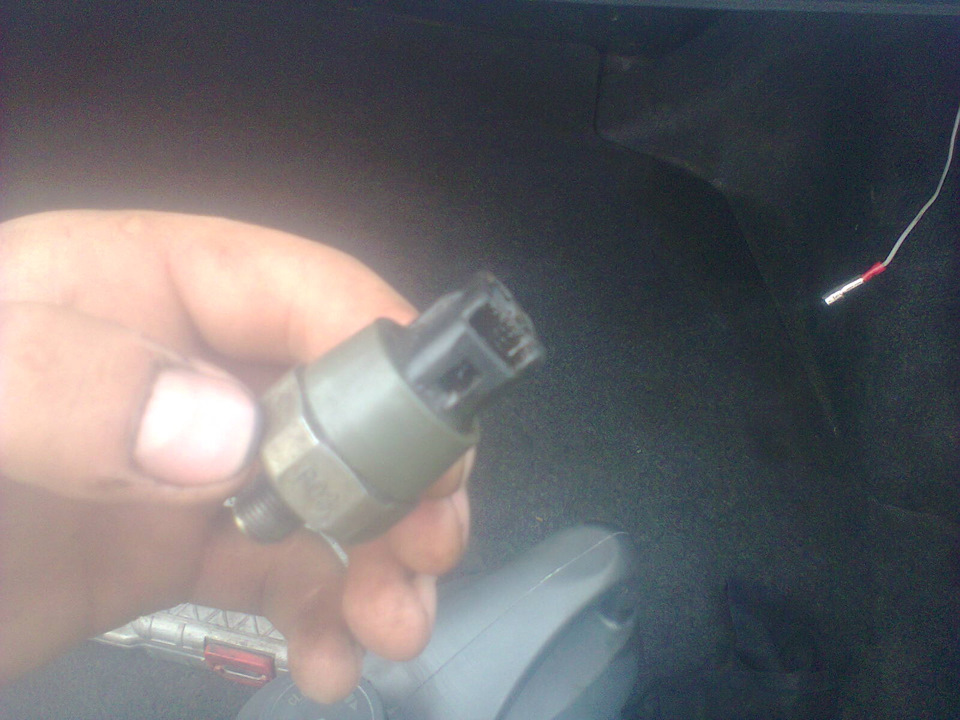 Замена датчика давления масла — Toyota Corolla (120), 1,5 л, 2002 года ...