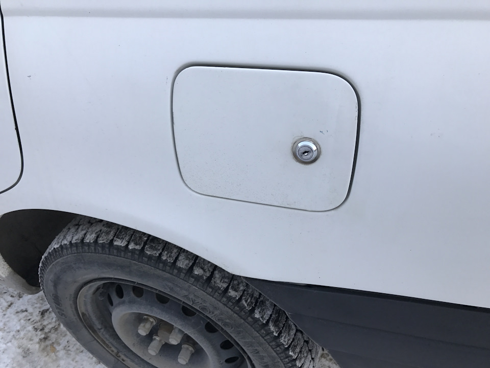 Замок на лючок бензобака — Toyota Caldina (210), 1,5 л, 2001 года ...