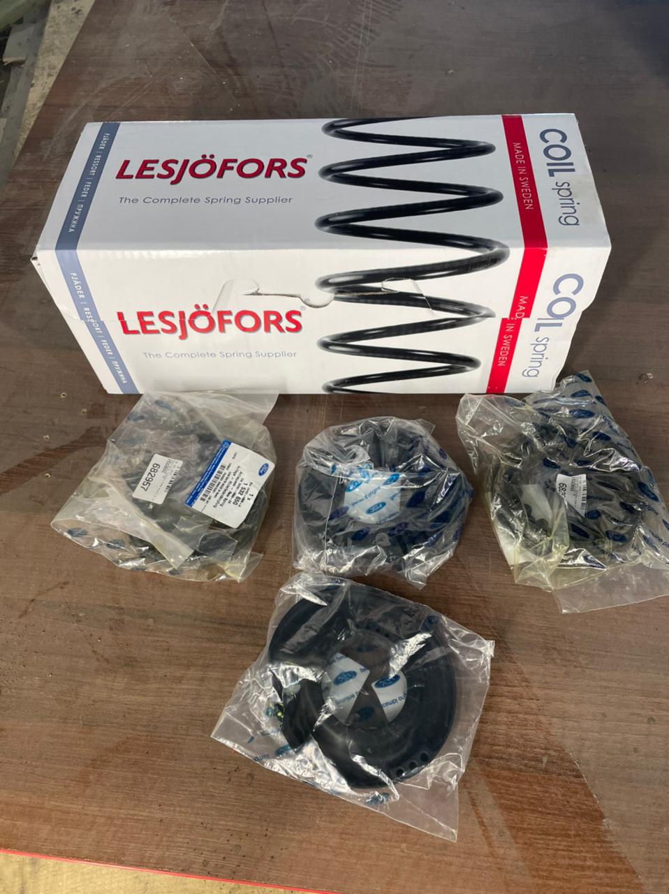 Замена задних пружин — Ford C-Max I, 2 л, 2007 года | поломка | DRIVE2