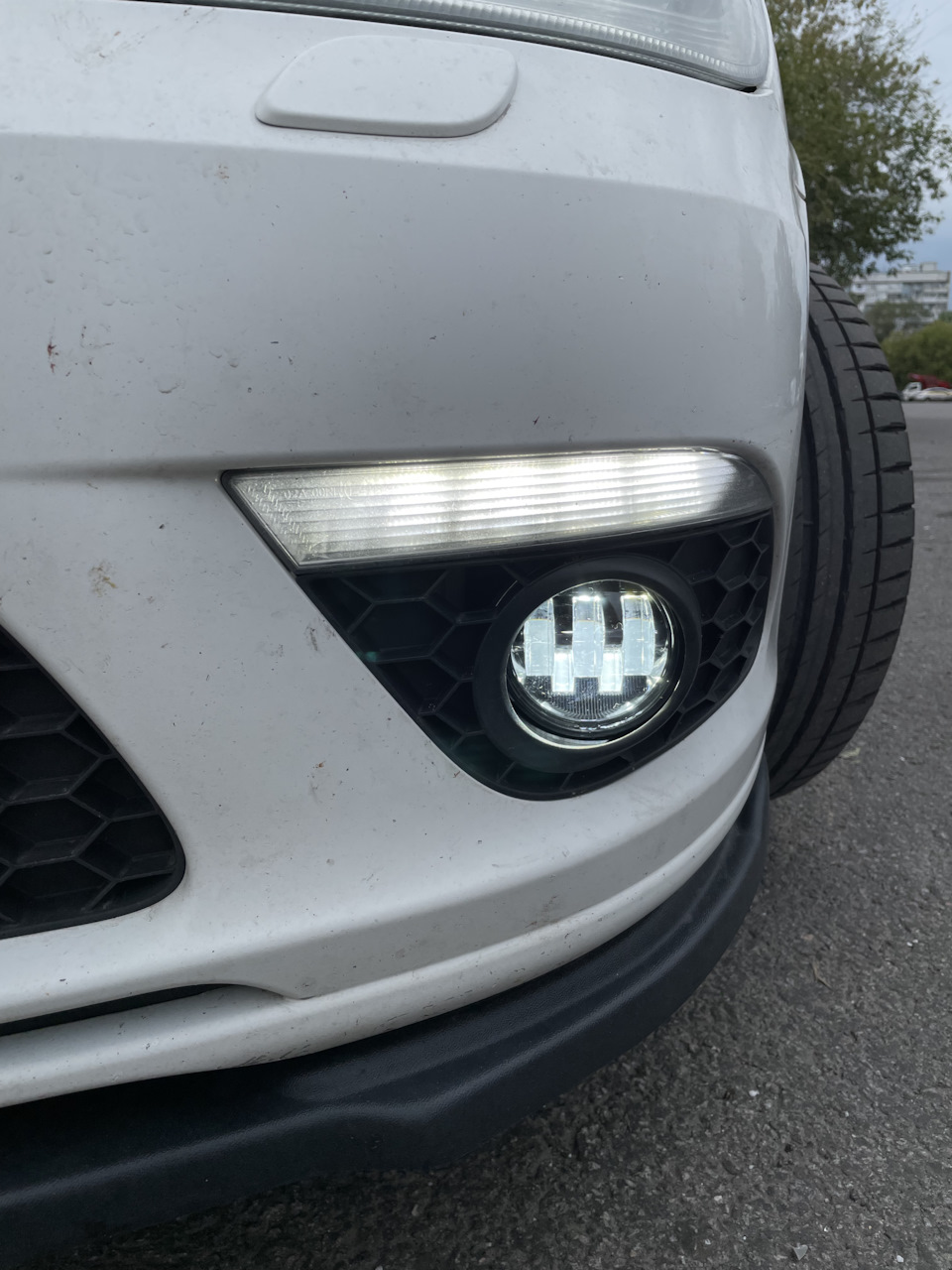 LED ПТФ — Skoda Octavia RS A5 Mk2, 2 л, 2012 года | запчасти | DRIVE2