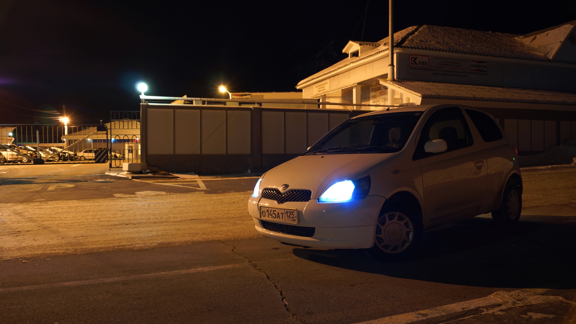 Toyota Vitz (10) 1.3 бензиновый 2001 | 2NZ-FE 1.3 4WD トヨタヴィッツ на DRIVE2