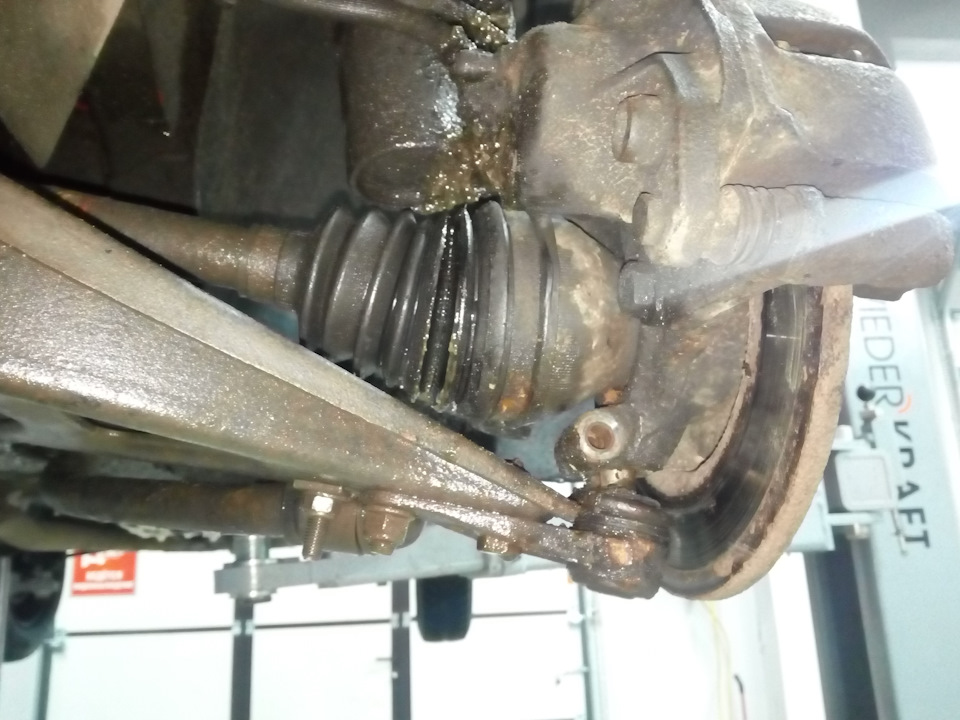 Замена полуоси, масла в КПП, рулевых тяг, сход/развал. — Renault 19, 1 ...