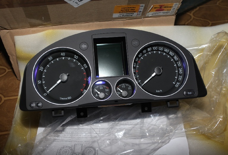 Новая приборка — Volkswagen Jetta V, 1,6 л, 2008 года | тюнинг | DRIVE2