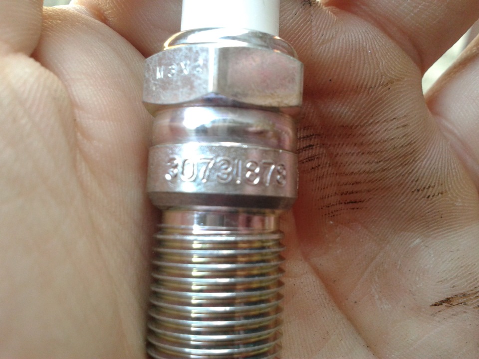 Замена свечей — Volvo S40 (2G), 1,8 л, 2007 года | своими руками | DRIVE2