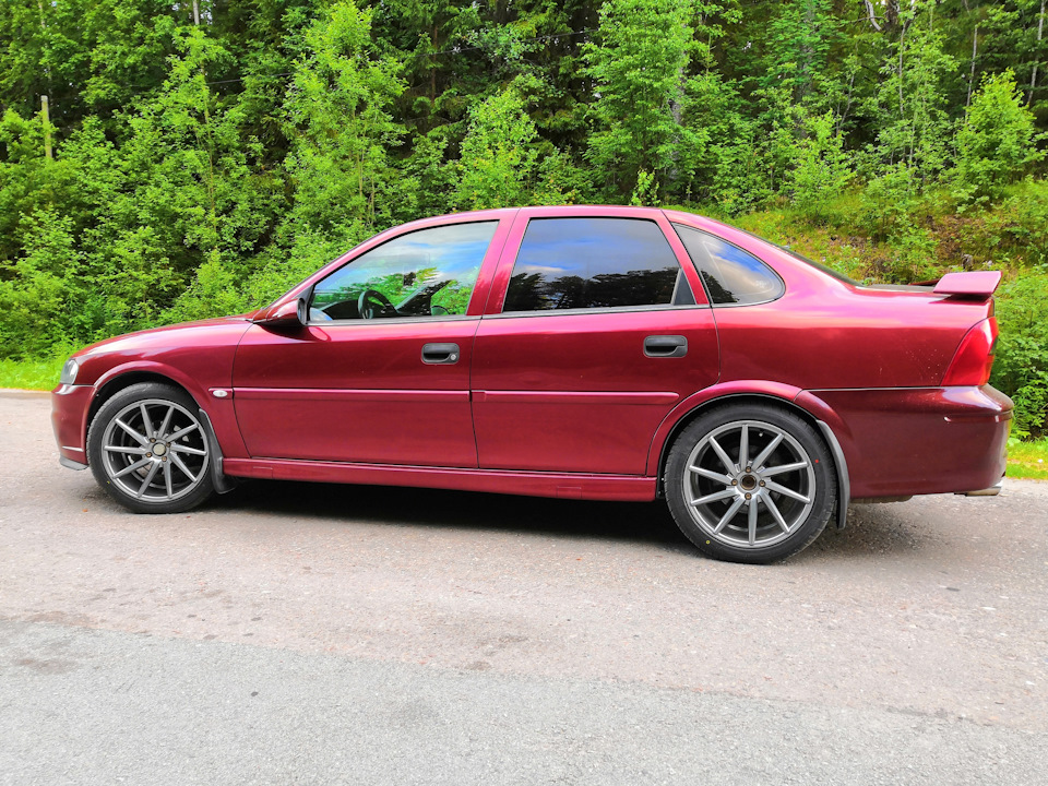 Диски r17 и Решетка Zender — Opel Vectra B, 1,6 л, 1997 года | колёсные ...