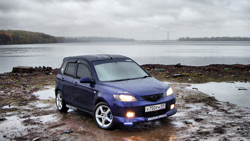 Mazda Demio (2G) 1.3 бензиновый 2002 | Strato Blue на DRIVE2