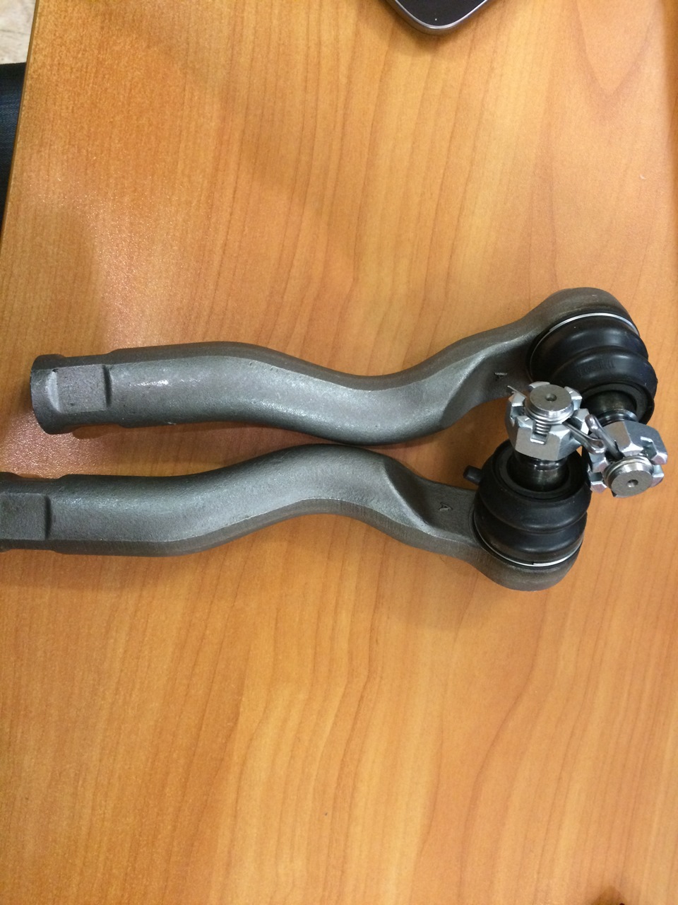 Замена рулевых наконечников и шаровой опоры — Toyota Tundra (II), 5,7 л ...